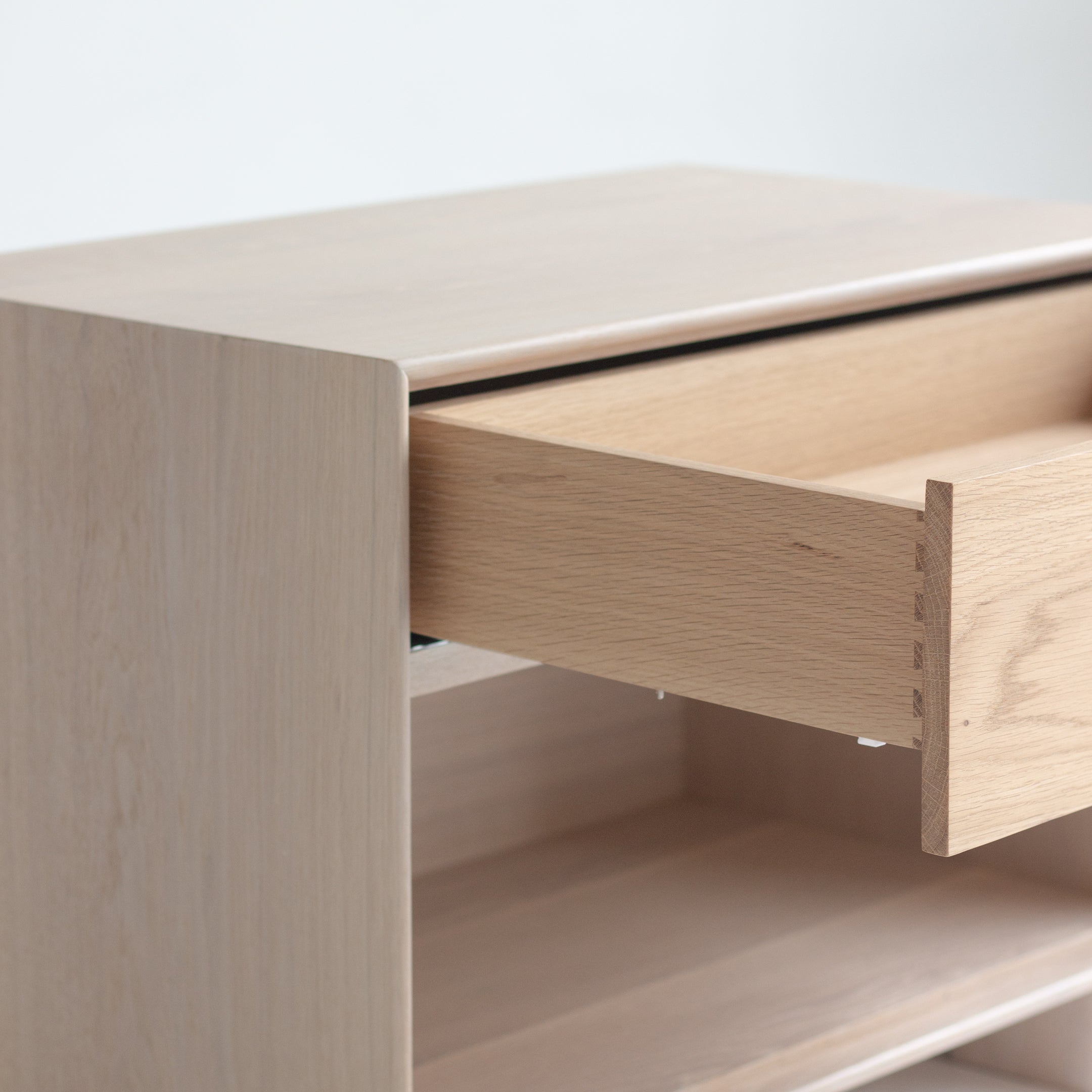 Elise bedside table – jay achilles